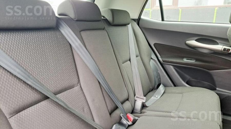 Melns Toyota Auris 2007 Rīga, ar dzinēja tilpumu 2.20 L un nobraukumu 211 tūkst. km par 2700 €, foto 3 vietnē AUTOMOTO.COM.LV