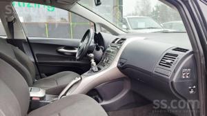 Melns Toyota Auris 2007 Rīga, ar dzinēja tilpumu 2.20 L un nobraukumu 211 tūkst. km par 2700 €, foto 6 vietnē AUTOMOTO.COM.LV