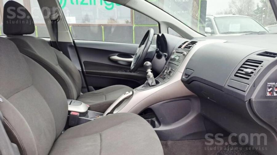 Melns Toyota Auris 2007 Rīga, ar dzinēja tilpumu 2.20 L un nobraukumu 211 tūkst. km par 2700 €, foto 8 vietnē AUTOMOTO.COM.LV