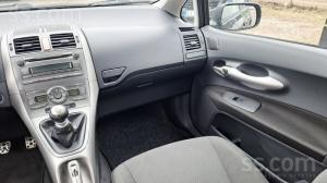 Melns Toyota Auris 2007 Rīga, ar dzinēja tilpumu 2.20 L un nobraukumu 211 tūkst. km par 2700 €, foto 11 vietnē AUTOMOTO.COM.LV