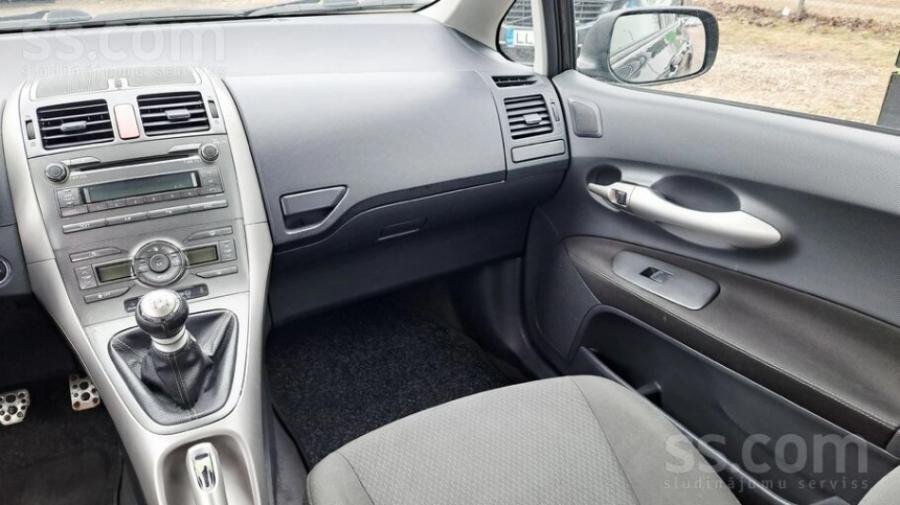 Melns Toyota Auris 2007 Rīga, ar dzinēja tilpumu 2.20 L un nobraukumu 211 tūkst. km par 2700 €, foto 11 vietnē AUTOMOTO.COM.LV