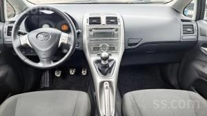 Melns Toyota Auris 2007 Rīga, ar dzinēja tilpumu 2.20 L un nobraukumu 211 tūkst. km par 2700 €, foto 12 vietnē AUTOMOTO.COM.LV