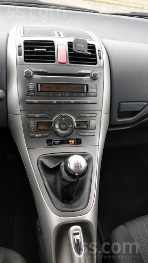 Melns Toyota Auris 2007 Rīga, ar dzinēja tilpumu 1.60 L un nobraukumu 236 tūkst. km par 2750 €, foto 5 vietnē AUTOMOTO.COM.LV