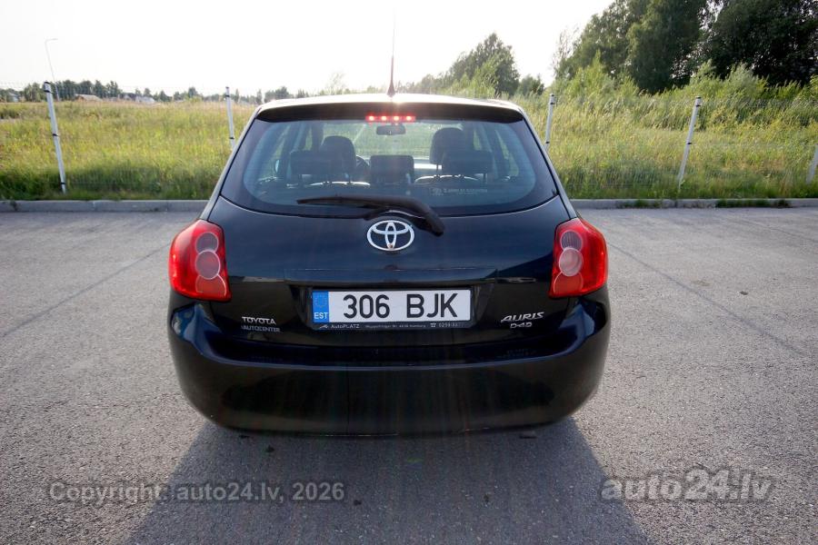 Black Toyota Auris 2007 in Tartu, with an engine capacity of 2.20 L and mileage of 281 thousand km for 2900 €, photo 16 on AUTOMOTO.COM.LV