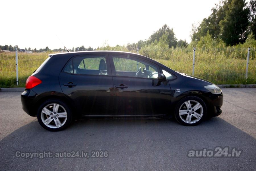 Black Toyota Auris 2007 in Tartu, with an engine capacity of 2.20 L and mileage of 281 thousand km for 2900 €, photo 11 on AUTOMOTO.COM.LV