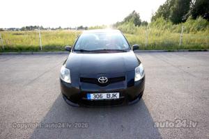 Black Toyota Auris 2007 in Tartu, with an engine capacity of 2.20 L and mileage of 281 thousand km for 2900 €, photo 15 on AUTOMOTO.COM.LV