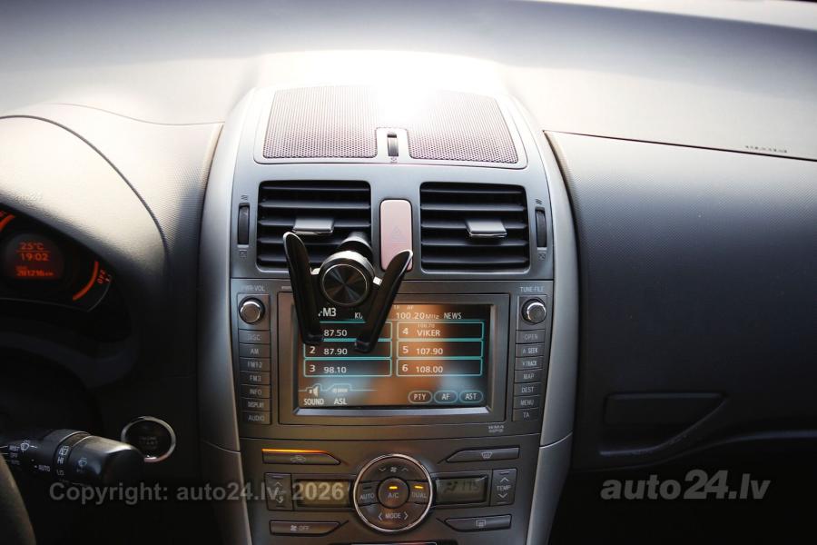 Black Toyota Auris 2007 in Tartu, with an engine capacity of 2.20 L and mileage of 281 thousand km for 2900 €, photo 32 on AUTOMOTO.COM.LV