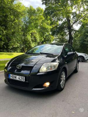 Melns Toyota Auris 2007 Viļņa, ar dzinēja tilpumu 2.00 L un nobraukumu 358 tūkst. km par 2100 €, foto 3 vietnē AUTOMOTO.COM.LV