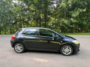 Melns Toyota Auris 2007 Viļņa, ar dzinēja tilpumu 2.00 L un nobraukumu 358 tūkst. km par 2100 €, foto 5 vietnē AUTOMOTO.COM.LV