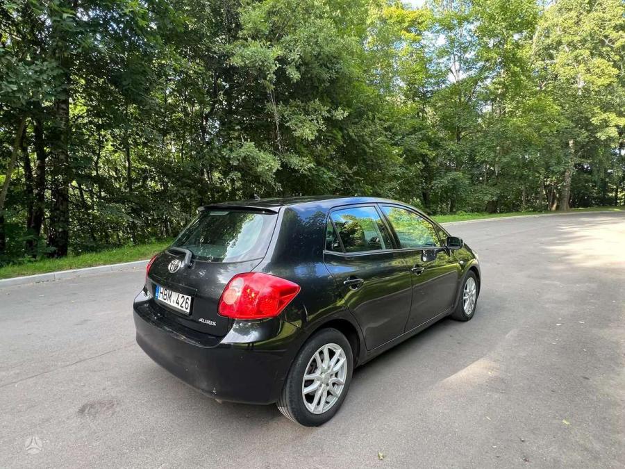 Melns Toyota Auris 2007 Viļņa, ar dzinēja tilpumu 2.00 L un nobraukumu 358 tūkst. km par 2100 €, foto 6 vietnē AUTOMOTO.COM.LV