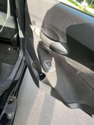 Melns Toyota Auris 2007 Viļņa, ar dzinēja tilpumu 2.00 L un nobraukumu 358 tūkst. km par 2100 €, foto 16 vietnē AUTOMOTO.COM.LV