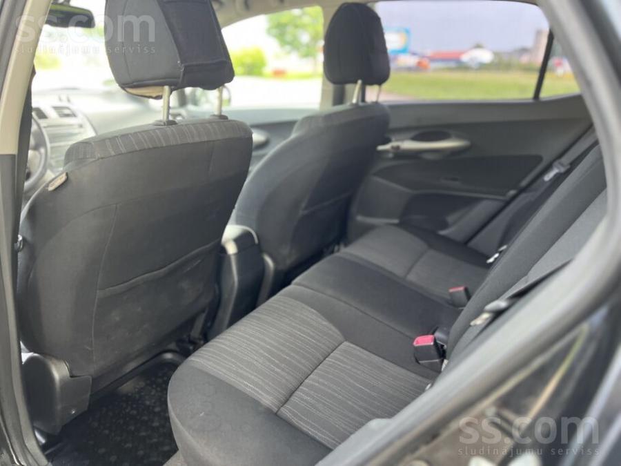 Melns Toyota Auris 2007 Jēkabpils, ar dzinēja tilpumu 2.00 L un nobraukumu 210 tūkst. km par 3200 €, foto 10 vietnē AUTOMOTO.COM.LV