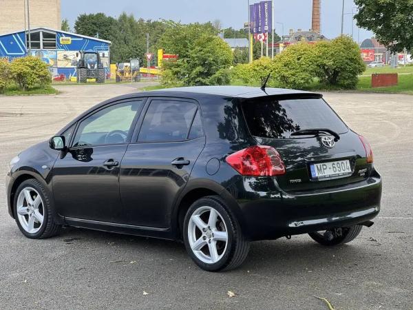 Black Toyota Auris 2007 in Jekabpils, with an engine capacity of 2.00 L and mileage of 210 thousand km for 3200 €, photo 7 on AUTOMOTO.COM.LV