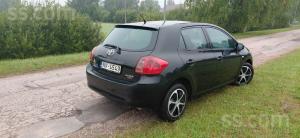 Black Toyota Auris 2007 in Jelgava, with an engine capacity of 2.00 L and mileage of 453 thousand km for 1900 €, photo 3 on AUTOMOTO.COM.LV