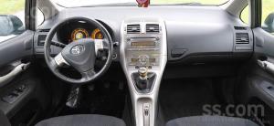 Black Toyota Auris 2007 in Jelgava, with an engine capacity of 2.00 L and mileage of 453 thousand km for 1900 €, photo 6 on AUTOMOTO.COM.LV