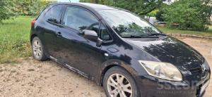 Black Toyota Auris 2007 in Tukums, with an engine capacity of 2.20 L and mileage of 276 thousand km for 650 €, photo 6 on AUTOMOTO.COM.LV