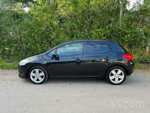 Melns Toyota Auris 2007 Rīga, ar dzinēja tilpumu 2.20 L un nobraukumu 0 tūkst. km par 2790 €, foto 3 vietnē AUTOMOTO.COM.LV
