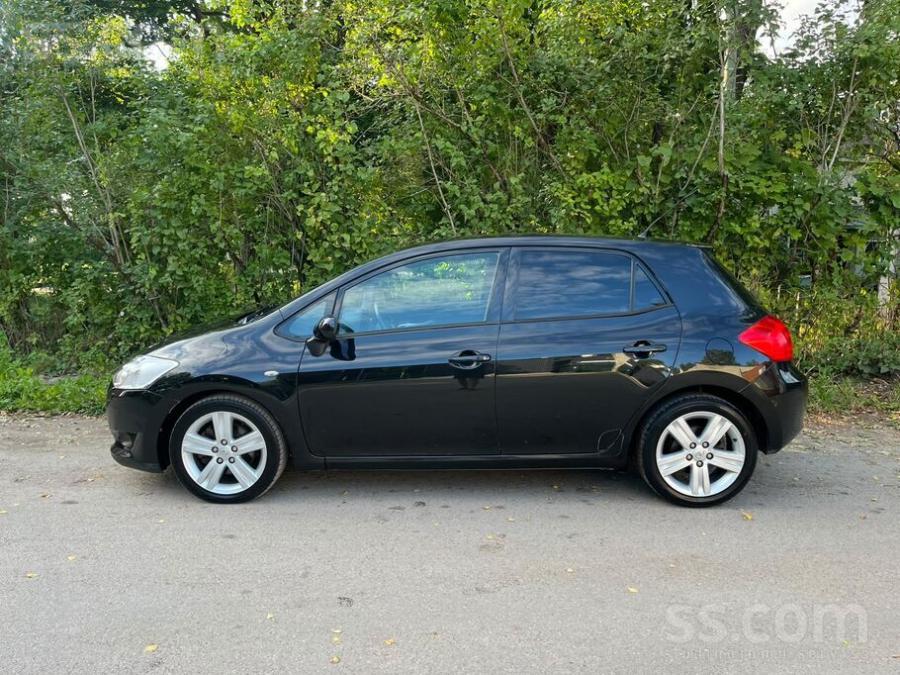 Melns Toyota Auris 2007 Rīga, ar dzinēja tilpumu 2.20 L un nobraukumu 0 tūkst. km par 2790 €, foto 3 vietnē AUTOMOTO.COM.LV