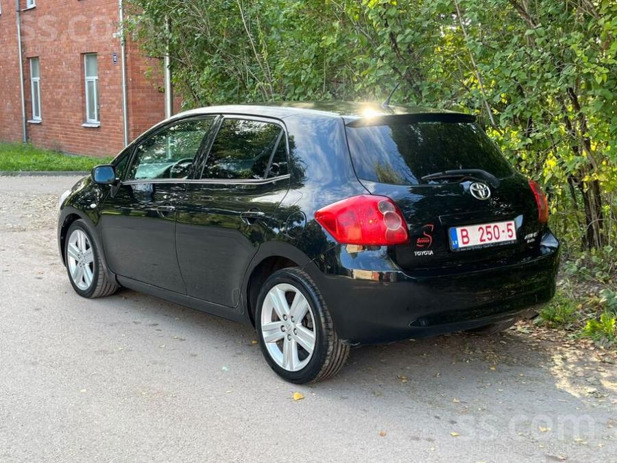 Melns Toyota Auris 2007 Rīga, ar dzinēja tilpumu 2.20 L un nobraukumu 0 tūkst. km par 2790 €, foto 4 vietnē AUTOMOTO.COM.LV