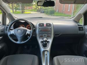 Melns Toyota Auris 2007 Rīga, ar dzinēja tilpumu 2.20 L un nobraukumu 0 tūkst. km par 2790 €, foto 11 vietnē AUTOMOTO.COM.LV