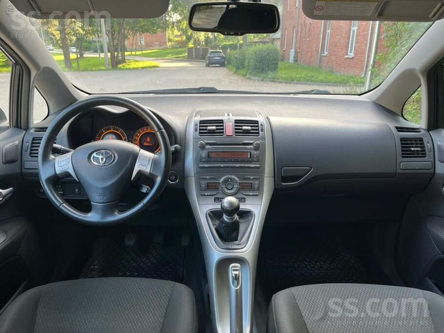 Melns Toyota Auris 2007 Rīga, ar dzinēja tilpumu 2.20 L un nobraukumu 0 tūkst. km par 2790 €, foto 11 vietnē AUTOMOTO.COM.LV