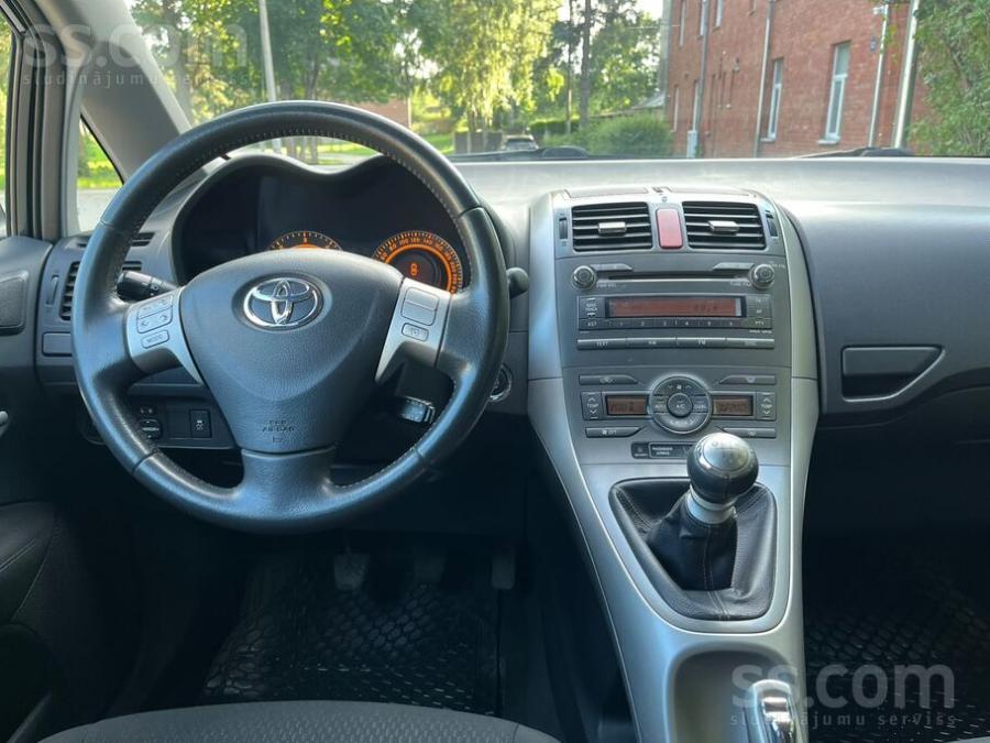 Melns Toyota Auris 2007 Rīga, ar dzinēja tilpumu 2.20 L un nobraukumu 0 tūkst. km par 2790 €, foto 12 vietnē AUTOMOTO.COM.LV