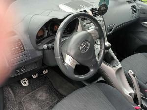 Black Toyota Auris 2007 in Kaunas, with an engine capacity of 2.00 L and mileage of 291 thousand km for 1900 €, photo 7 on AUTOMOTO.COM.LV