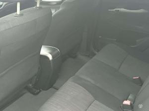 Black Toyota Auris 2007 in Kaunas, with an engine capacity of 2.00 L and mileage of 291 thousand km for 1900 €, photo 9 on AUTOMOTO.COM.LV