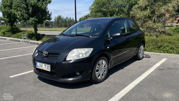 Toyota Auris 2007 Viļņa vietnē Melns Toyota Auris 2007 Viļņa, ar dzinēja tilpumu 2.00 L un nobraukumu 259 tūkst. km par 2200 €, foto 1 vietnē AUTOMOTO.COM.LV