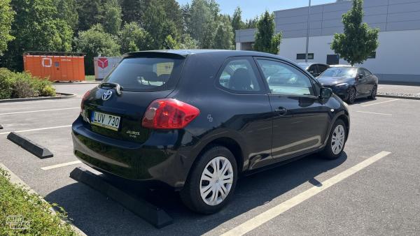 Toyota Auris 2007 Viļņa vietnē Melns Toyota Auris 2007 Viļņa, ar dzinēja tilpumu 2.00 L un nobraukumu 259 tūkst. km par 2200 €, foto 6 vietnē AUTOMOTO.COM.LV