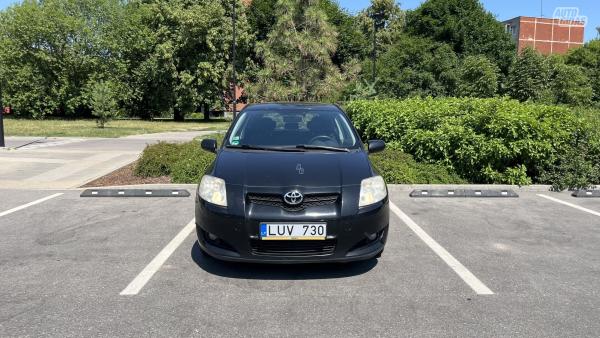 Toyota Auris 2007 Viļņa vietnē Melns Toyota Auris 2007 Viļņa, ar dzinēja tilpumu 2.00 L un nobraukumu 259 tūkst. km par 2200 €, foto 7 vietnē AUTOMOTO.COM.LV