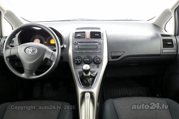 Тойота Аурис 2007 в Таллин на AUTOMOTO.COM.LV Черный Тойота Аурис 2007 в Таллин, объемом двигателя 1.40 л и пробегом 239 тыс. км за 1999 €, фото 6 на AUTOMOTO.COM.LV