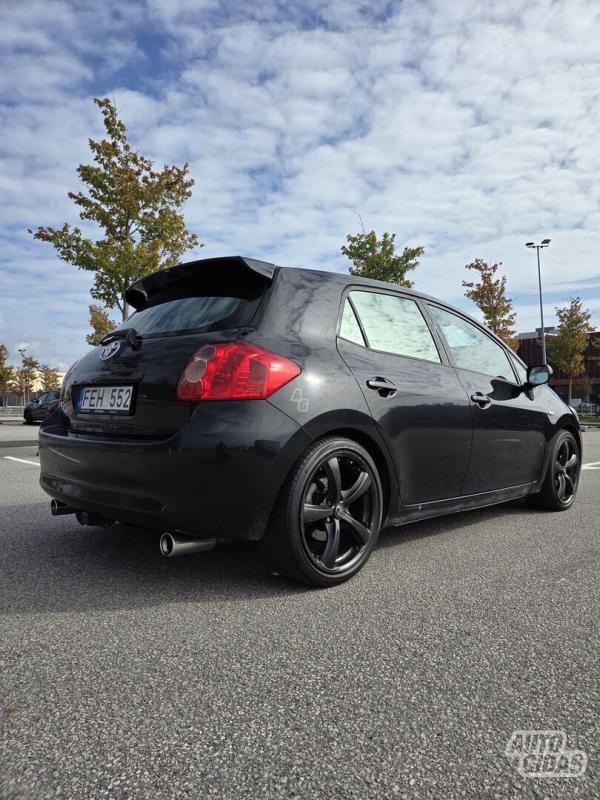 Black Toyota Auris 2007 in Klaipeda, with an engine capacity of 1.60 L and mileage of 282 thousand km for 2850 €, photo 1 on AUTOMOTO.COM.LV