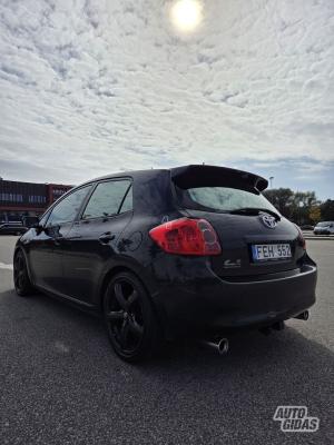 Black Toyota Auris 2007 in Klaipeda, with an engine capacity of 1.60 L and mileage of 282 thousand km for 2850 €, photo 3 on AUTOMOTO.COM.LV