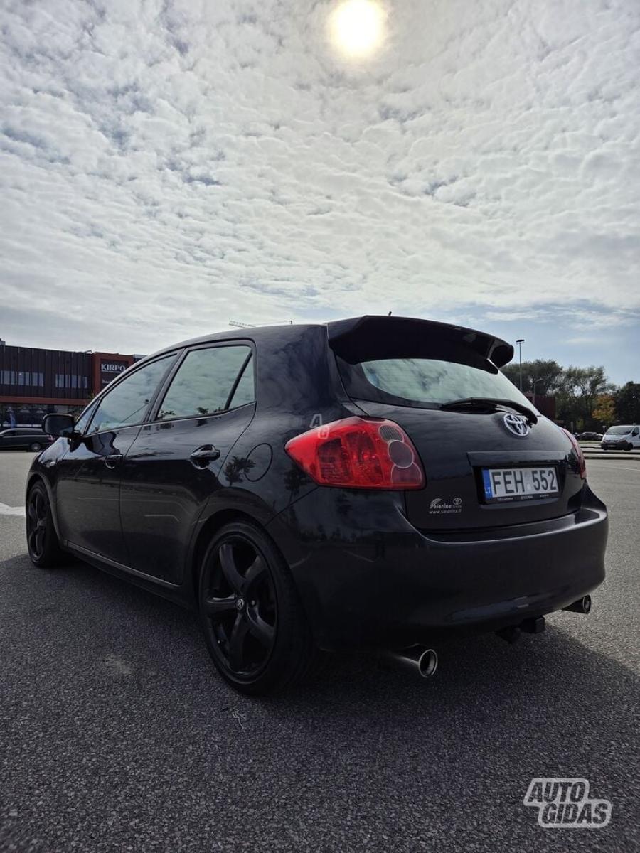 Black Toyota Auris 2007 in Klaipeda, with an engine capacity of 1.60 L and mileage of 282 thousand km for 2850 €, photo 3 on AUTOMOTO.COM.LV