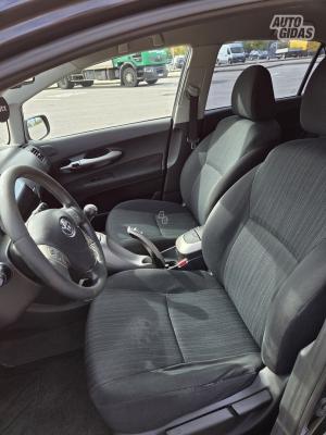 Black Toyota Auris 2007 in Klaipeda, with an engine capacity of 1.60 L and mileage of 282 thousand km for 2850 €, photo 7 on AUTOMOTO.COM.LV