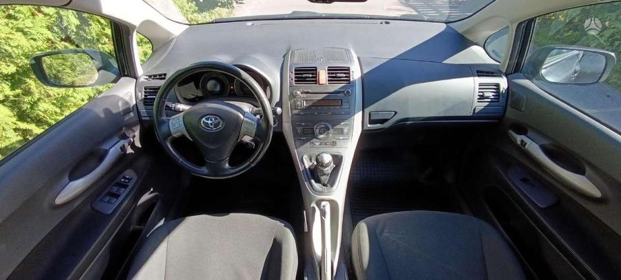 Melns Toyota Auris 2008 Kauņa, ar dzinēja tilpumu 2.23 L un nobraukumu 235 tūkst. km par 1700 €, foto 10 vietnē AUTOMOTO.COM.LV