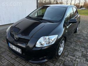 Melns Toyota Auris 2008 Jelgava, ar dzinēja tilpumu 2.00 L un nobraukumu 256 tūkst. km par 2550 €, foto 2 vietnē AUTOMOTO.COM.LV