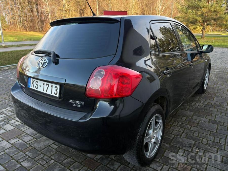 Melns Toyota Auris 2008 Jelgava, ar dzinēja tilpumu 2.00 L un nobraukumu 256 tūkst. km par 2550 €, foto 4 vietnē AUTOMOTO.COM.LV