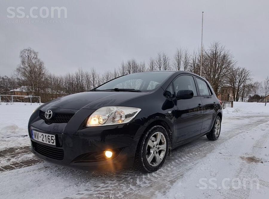 Melns Toyota Auris 2008 Rīga, ar dzinēja tilpumu 2.00 L un nobraukumu 331 tūkst. km par 1800 €, foto 1 vietnē AUTOMOTO.COM.LV