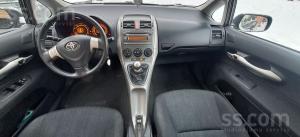 Melns Toyota Auris 2008 Rīga, ar dzinēja tilpumu 2.00 L un nobraukumu 331 tūkst. km par 1800 €, foto 4 vietnē AUTOMOTO.COM.LV