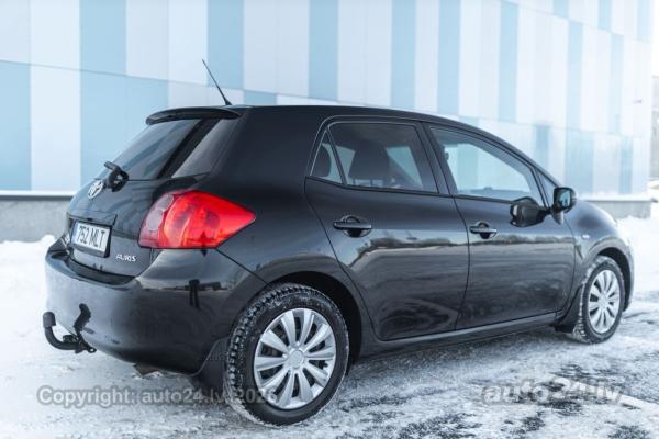 Black Toyota Auris 2008 in Tallinn, with an engine capacity of 1.60 L and mileage of 181 thousand km for 3900 €, photo 3 on AUTOMOTO.COM.LV