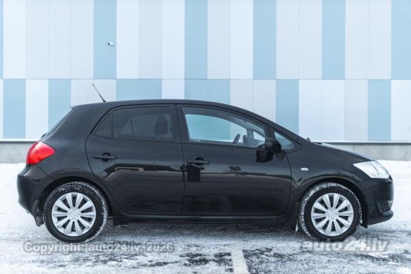 Black Toyota Auris 2008 in Tallinn, with an engine capacity of 1.60 L and mileage of 181 thousand km for 3900 €, photo 5 on AUTOMOTO.COM.LV