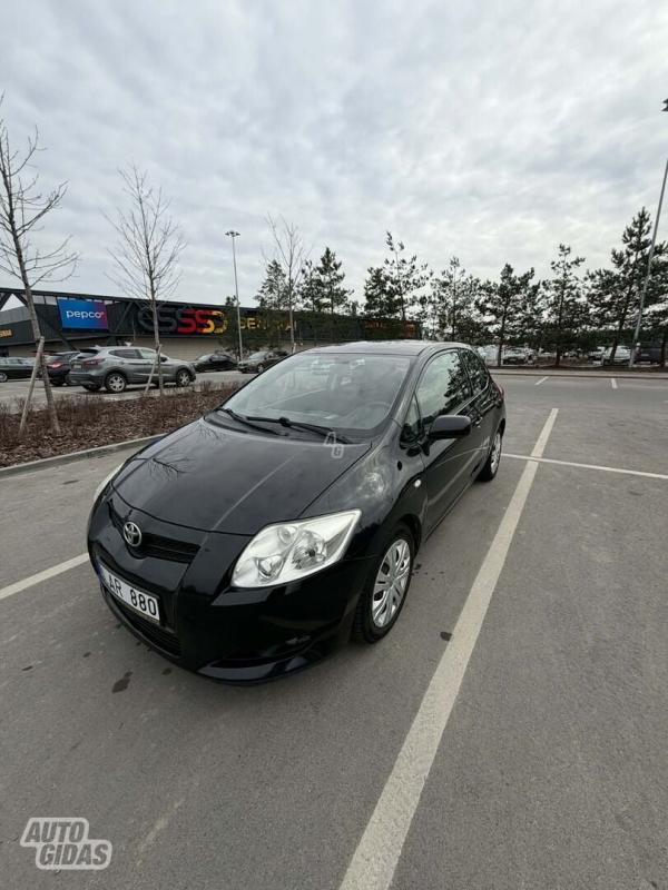Melns Toyota Auris 2008 Viļņa, ar dzinēja tilpumu 1.40 L un nobraukumu 218 tūkst. km par 2700 €, foto 2 vietnē AUTOMOTO.COM.LV