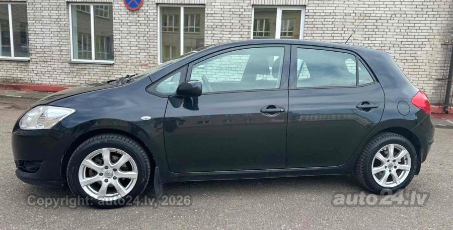 Melns Toyota Auris 2008 Narva, ar dzinēja tilpumu 1.40 L un nobraukumu 185 tūkst. km par 1799 €, foto 3 vietnē AUTOMOTO.COM.LV