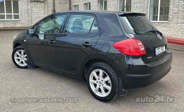 Black Toyota Auris 2008 in Narva, with an engine capacity of 1.40 L and mileage of 185 thousand km for 1799 €, photo 7 on AUTOMOTO.COM.LV