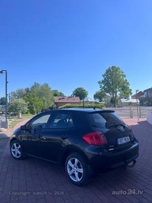 Melns Toyota Auris 2008 Tallina, ar dzinēja tilpumu 1.40 L un nobraukumu 309 tūkst. km par 3200 €, foto 3 vietnē AUTOMOTO.COM.LV