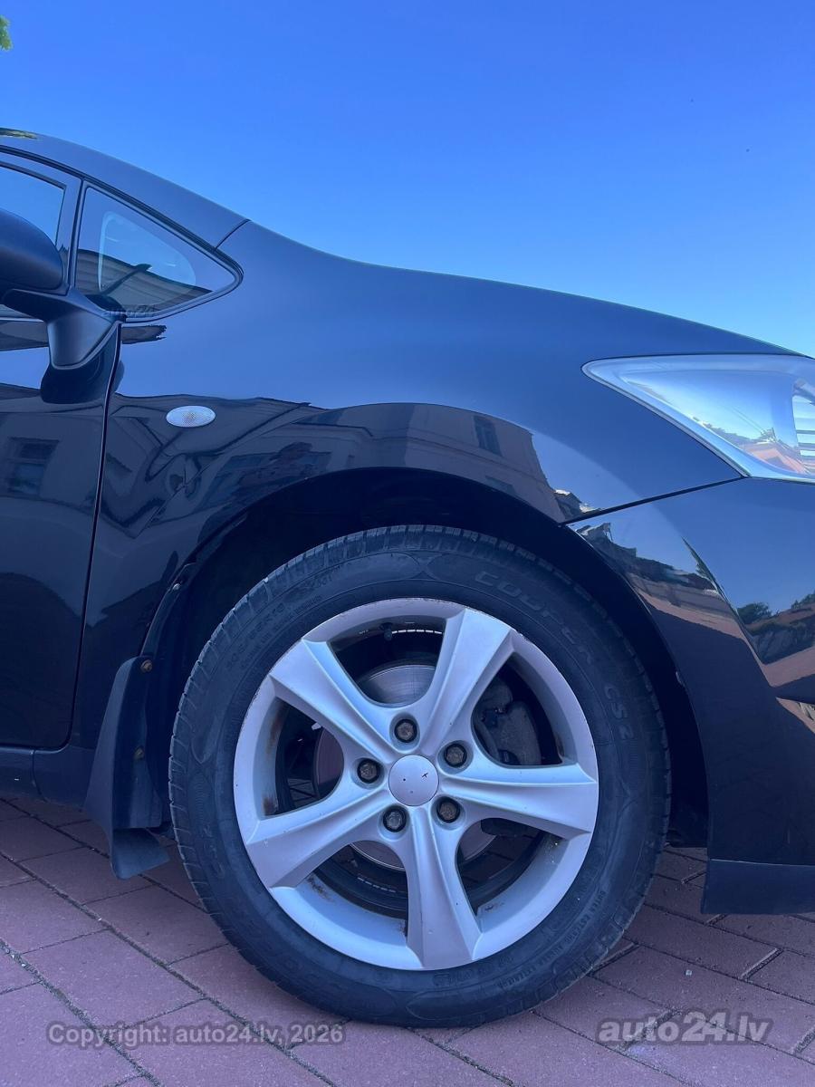 Melns Toyota Auris 2008 Tallina, ar dzinēja tilpumu 1.40 L un nobraukumu 309 tūkst. km par 3200 €, foto 8 vietnē AUTOMOTO.COM.LV