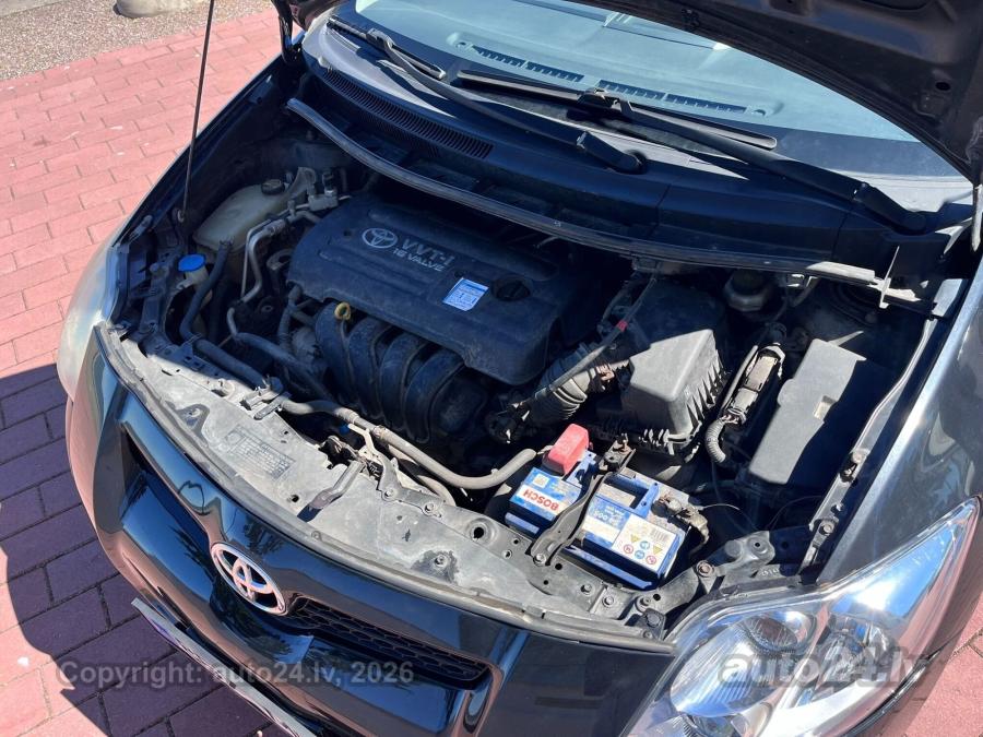 Melns Toyota Auris 2008 Tallina, ar dzinēja tilpumu 1.40 L un nobraukumu 309 tūkst. km par 3200 €, foto 11 vietnē AUTOMOTO.COM.LV