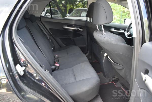 Melns Toyota Auris 2008 Kuldīga, ar dzinēja tilpumu 2.00 L un nobraukumu 0 tūkst. km par 3850 €, foto 6 vietnē AUTOMOTO.COM.LV